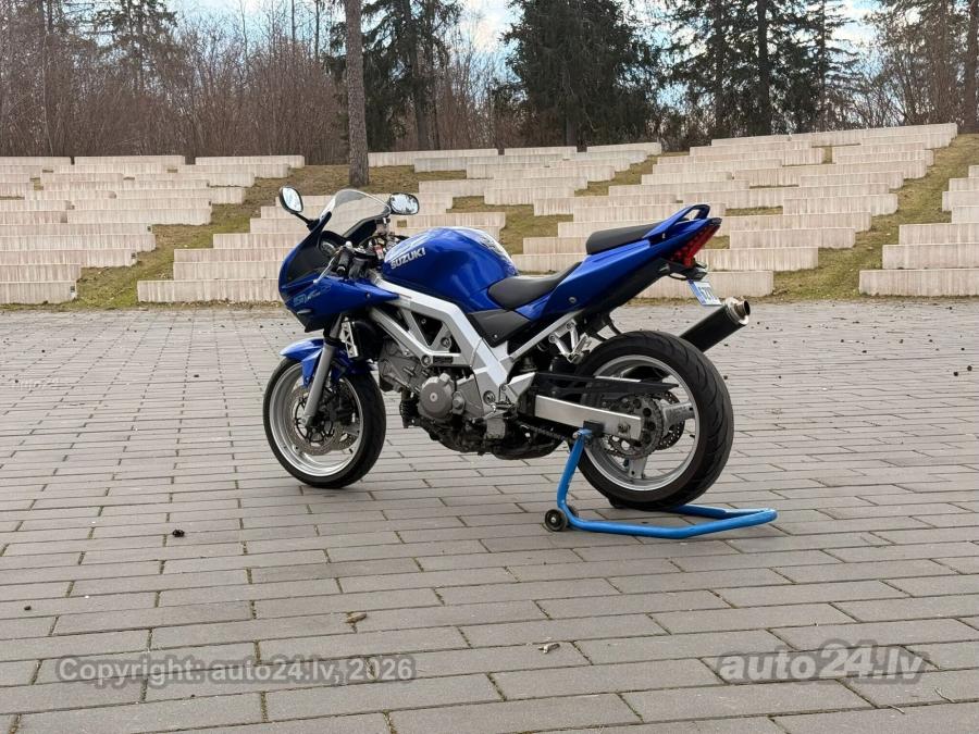 Blue Suzuki SV 650 2003 in Tallinn, with an engine capacity of 0.65 L and mileage of 49 thousand km for 2800 €, photo 4 on AUTOMOTO.COM.LV