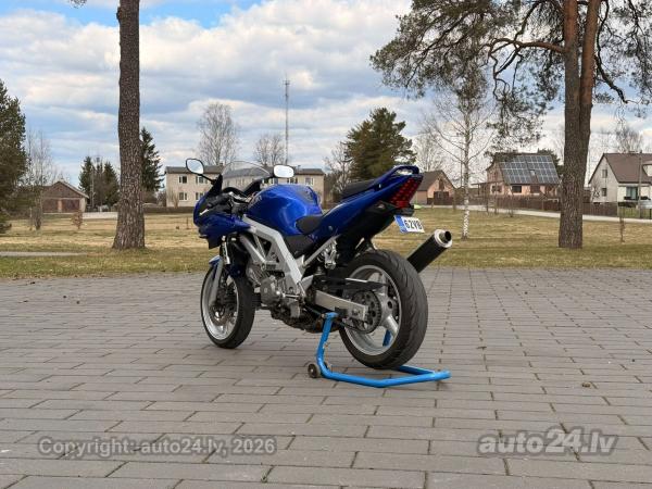 Синий Сузуки SV 650 2003 в Таллин, объемом двигателя 0.65 л и пробегом 49 тыс. км за 2800 €, фото 5 на AUTOMOTO.COM.LV