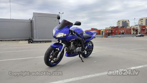 Blue Suzuki SV 650 2005 in Tallinn, with an engine capacity of 0.65 L and mileage of 40 thousand km for 3350 €, photo 2 on AUTOMOTO.COM.LV