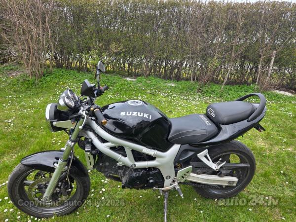 Grey Suzuki SV 650 1999 in Rapla, with an engine capacity of 0.65 L and mileage of 31 thousand km for 2000 €, photo 1 on AUTOMOTO.COM.LV
