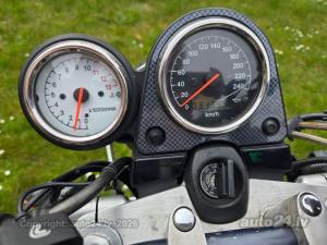 Grey Suzuki SV 650 1999 in Rapla, with an engine capacity of 0.65 L and mileage of 31 thousand km for 2000 €, photo 7 on AUTOMOTO.COM.LV