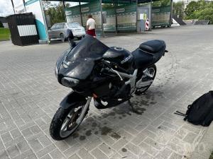Suzuki SV 650 1999 Rēzekne, ar dzinēja tilpumu 0.65 L un nobraukumu 0 tūkst. km par 1400 €, foto 3 vietnē AUTOMOTO.COM.LV
