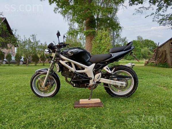 Suzuki SV 650 1999 Valmiera, ar dzinēja tilpumu 0.65 L un nobraukumu 0 tūkst. km par 2300 €, foto 1 vietnē AUTOMOTO.COM.LV