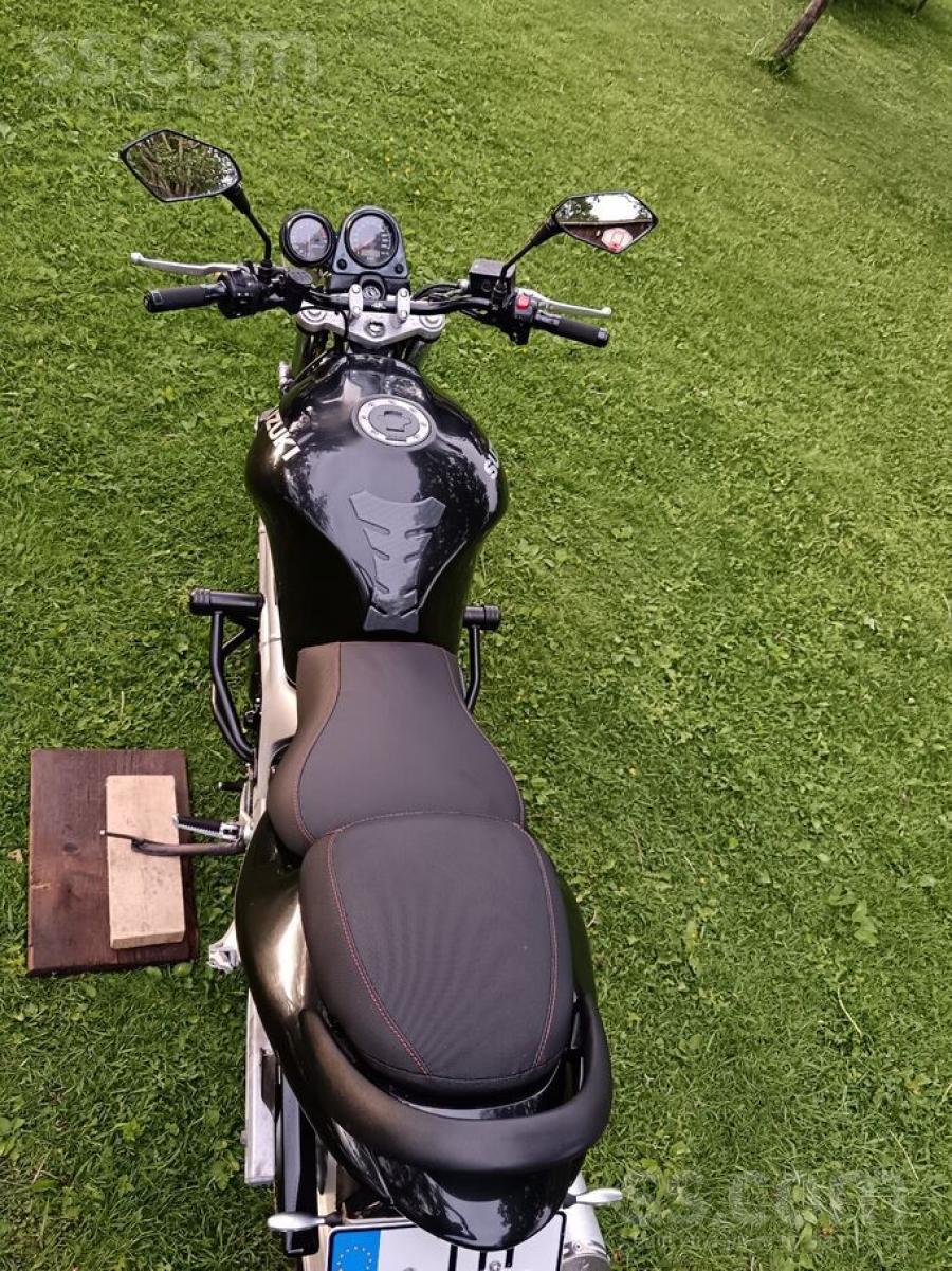 Suzuki SV 650 1999 Valmiera, ar dzinēja tilpumu 0.65 L un nobraukumu 0 tūkst. km par 2300 €, foto 4 vietnē AUTOMOTO.COM.LV