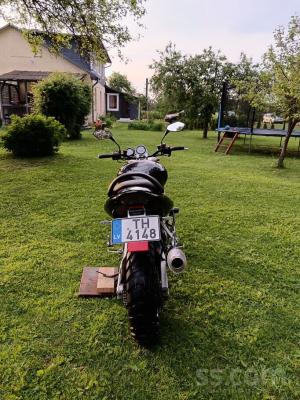 Suzuki SV 650 1999 Valmiera, ar dzinēja tilpumu 0.65 L un nobraukumu 0 tūkst. km par 2300 €, foto 5 vietnē AUTOMOTO.COM.LV