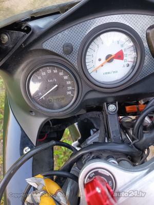 Сузуки SV 650 2000 в Каркси-Нуйа, объемом двигателя 0.65 л и пробегом 0 тыс. км за 1600 €, фото 8 на AUTOMOTO.COM.LV
