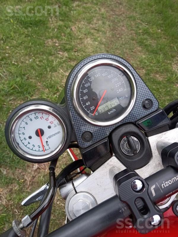 Suzuki SV 650 2001 Rīga, ar dzinēja tilpumu 0.65 L un nobraukumu 0 tūkst. km par 1650 €, foto 8 vietnē AUTOMOTO.COM.LV