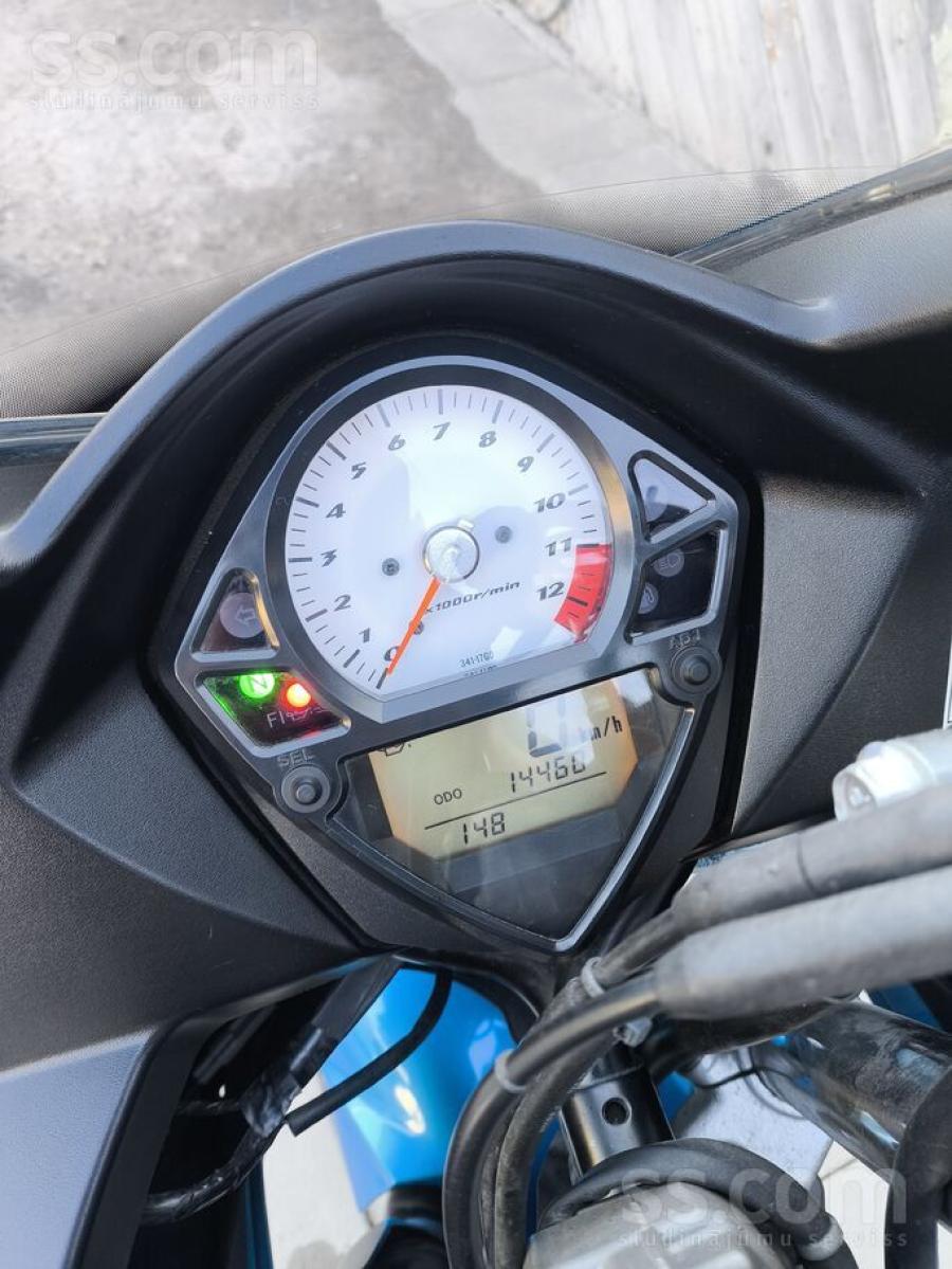 Suzuki SV 650 2010 in Riga, with an engine capacity of 0.65 L and mileage of 0 thousand km for 3400 €, photo 6 on AUTOMOTO.COM.LV