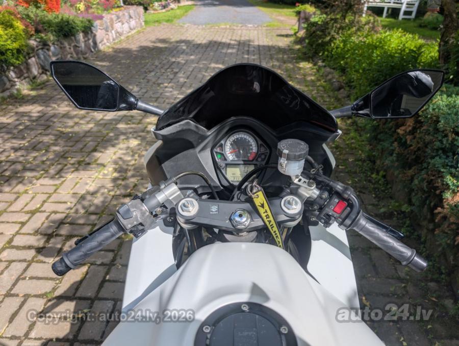 Белый Сузуки SV 650 2003 в Тарту, объемом двигателя 0.65 л и пробегом 42 тыс. км за 5000 €, фото 4 на AUTOMOTO.COM.LV