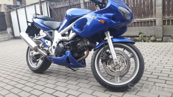 Сузуки SV 650S 2001 в Рига, объемом двигателя 0.65 л и пробегом 0 тыс. км за 1800 €, фото 1 на AUTOMOTO.COM.LV