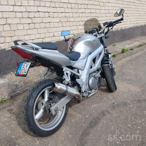 Сузуки SV 650S 2003 в Рига, объемом двигателя 0.65 л и пробегом 0 тыс. км за 3150 €, фото 4 на AUTOMOTO.COM.LV