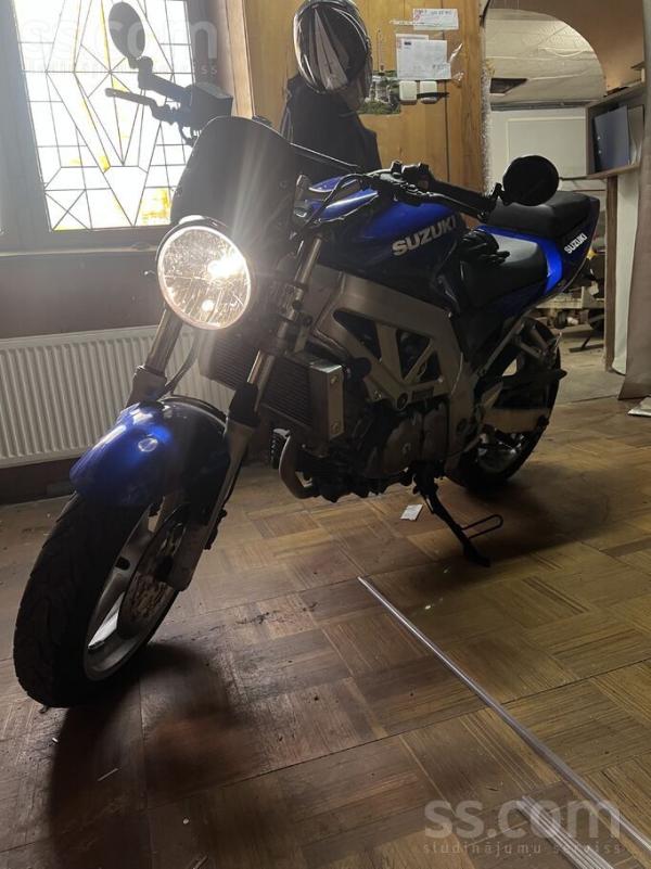 Сузуки SV 650S 2004 в Рига, объемом двигателя 0.65 л и пробегом 0 тыс. км за 2200 €, фото 1 на AUTOMOTO.COM.LV