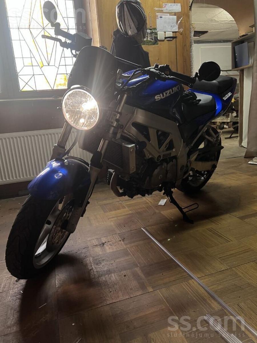 Сузуки SV 650S 2004 в Рига, объемом двигателя 0.65 л и пробегом 0 тыс. км за 2200 €, фото 1 на AUTOMOTO.COM.LV