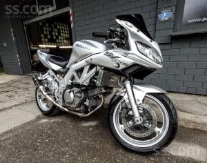 Suzuki SV 650S 2004 Rīga, ar dzinēja tilpumu 0.65 L un nobraukumu 0 tūkst. km par 1999 €, foto  vietnē AUTOMOTO.COM.LV
