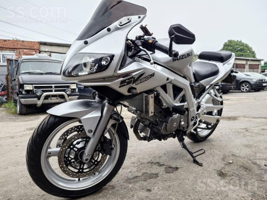 Suzuki SV 650S 2004 in Riga, with an engine capacity of 0.65 L and mileage of 0 thousand km for 1999 €, photo 3 on AUTOMOTO.COM.LV