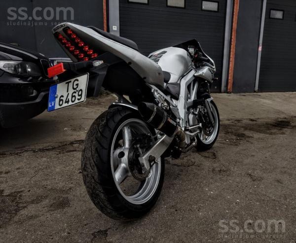 Suzuki SV 650S 2004 in Riga, with an engine capacity of 0.65 L and mileage of 0 thousand km for 1999 €, photo 6 on AUTOMOTO.COM.LV