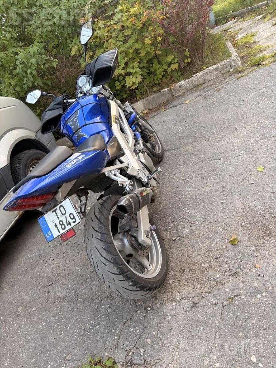 Suzuki SV 650S 2004 Rīga, ar dzinēja tilpumu 0.65 L un nobraukumu 0 tūkst. km par 1600 €, foto 1 vietnē AUTOMOTO.COM.LV