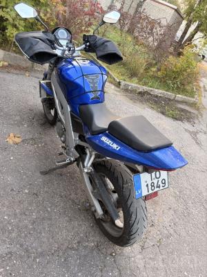 Suzuki SV 650S 2004 Rīga, ar dzinēja tilpumu 0.65 L un nobraukumu 0 tūkst. km par 1600 €, foto 3 vietnē AUTOMOTO.COM.LV