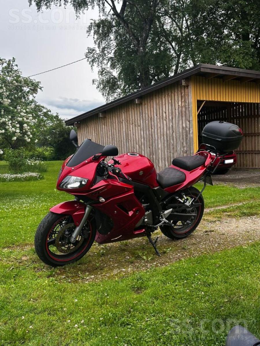 Сузуки SV 650S 2005 в Бауска, объемом двигателя 0.65 л и пробегом 0 тыс. км за 2350 €, фото 1 на AUTOMOTO.COM.LV