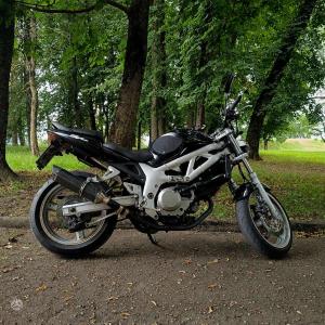 Black Suzuki SV 2000 in Kaunas, with an engine capacity of 0.65 L and mileage of 52 thousand km for 1500 €, photo 3 on AUTOMOTO.COM.LV