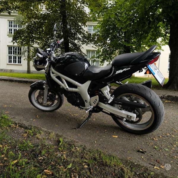 Black Suzuki SV 2000 in Kaunas, with an engine capacity of 0.65 L and mileage of 52 thousand km for 1500 €, photo 5 on AUTOMOTO.COM.LV