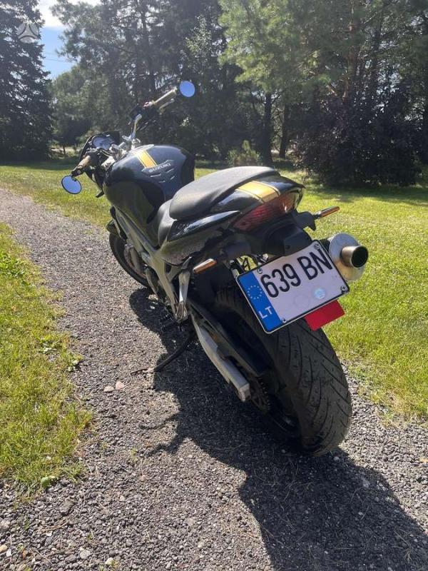 Melns Suzuki SV 2000 Birštonas, ar dzinēja tilpumu 0.65 L un nobraukumu 39 tūkst. km par 1000 €, foto 3 vietnē AUTOMOTO.COM.LV
