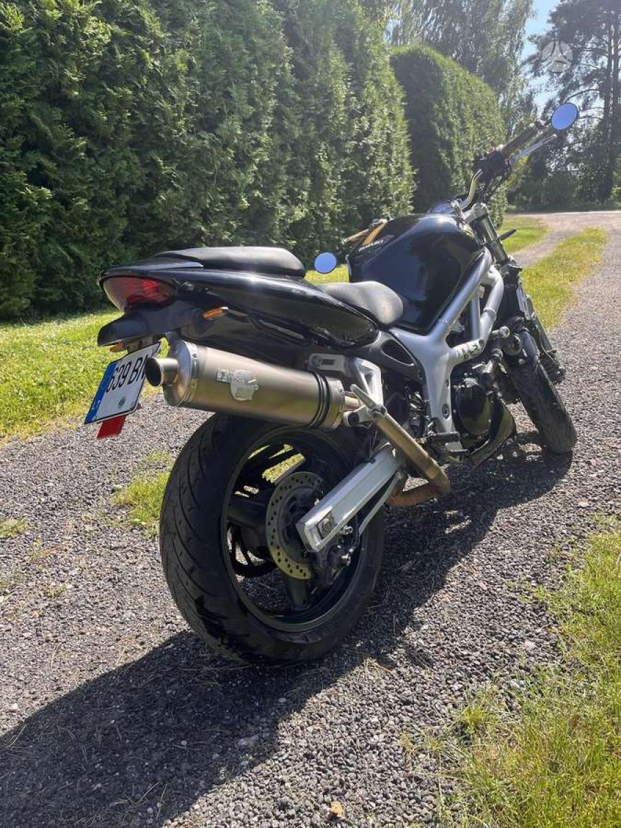 Melns Suzuki SV 2000 Birštonas, ar dzinēja tilpumu 0.65 L un nobraukumu 39 tūkst. km par 1000 €, foto 4 vietnē AUTOMOTO.COM.LV