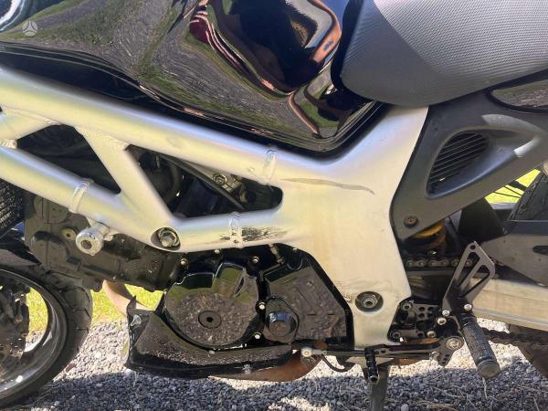 Melns Suzuki SV 2000 Birštonas, ar dzinēja tilpumu 0.65 L un nobraukumu 39 tūkst. km par 1000 €, foto 6 vietnē AUTOMOTO.COM.LV