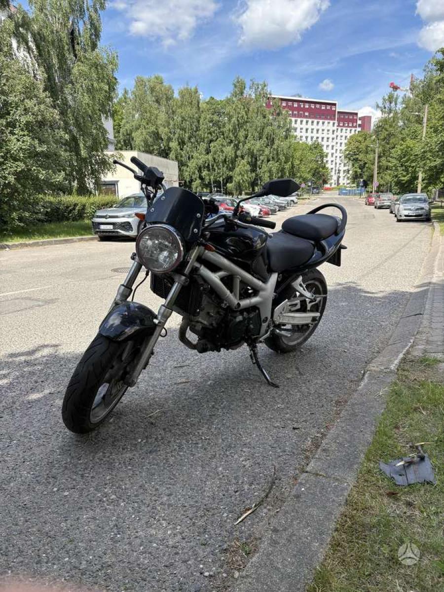Черный Сузуки SV 2001 в Вильнюс, объемом двигателя 0.65 л и пробегом 40 тыс. км за 1050 €, фото 1 на AUTOMOTO.COM.LV