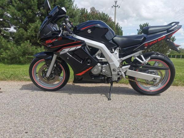Melns Suzuki SV 2005 Jurbarkas, ar dzinēja tilpumu 0.65 L un nobraukumu 42 tūkst. km par 2100 €, foto 1 vietnē AUTOMOTO.COM.LV