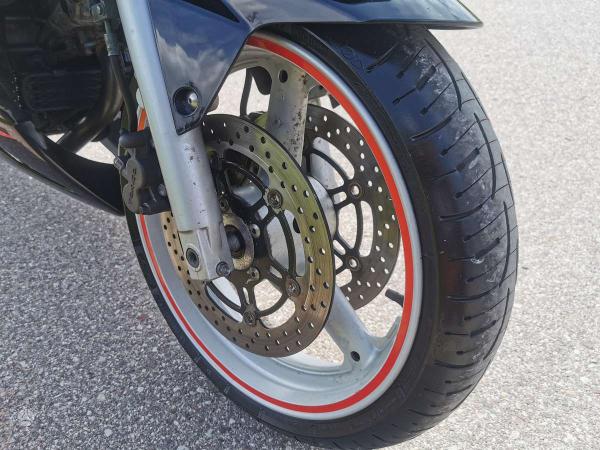 Melns Suzuki SV 2005 Jurbarkas, ar dzinēja tilpumu 0.65 L un nobraukumu 42 tūkst. km par 2100 €, foto 4 vietnē AUTOMOTO.COM.LV