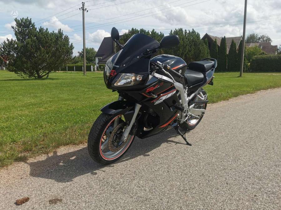 Melns Suzuki SV 2005 Jurbarkas, ar dzinēja tilpumu 0.65 L un nobraukumu 42 tūkst. km par 2100 €, foto 5 vietnē AUTOMOTO.COM.LV
