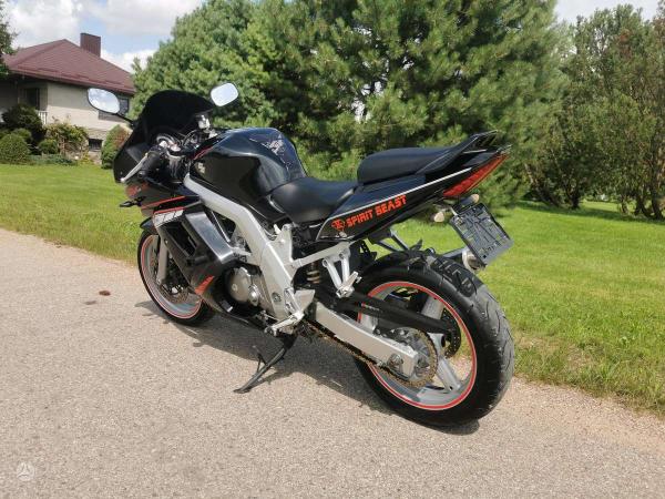Melns Suzuki SV 2005 Jurbarkas, ar dzinēja tilpumu 0.65 L un nobraukumu 42 tūkst. km par 2100 €, foto 6 vietnē AUTOMOTO.COM.LV