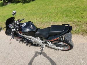 Melns Suzuki SV 2005 Jurbarkas, ar dzinēja tilpumu 0.65 L un nobraukumu 42 tūkst. km par 2100 €, foto 13 vietnē AUTOMOTO.COM.LV