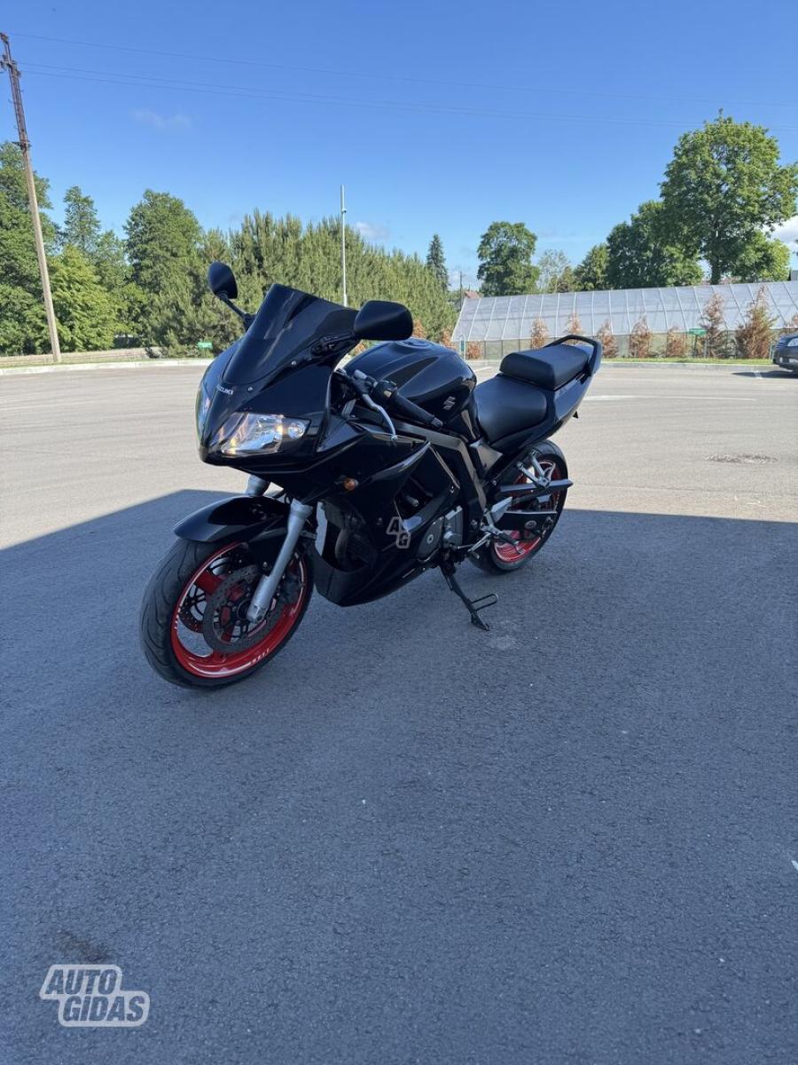 Black Suzuki SV 2007 in Mazeikiai, with an engine capacity of 0.65 L and mileage of 46 thousand km for 2250 €, photo 4 on AUTOMOTO.COM.LV
