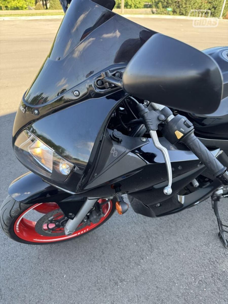 Black Suzuki SV 2007 in Mazeikiai, with an engine capacity of 0.65 L and mileage of 46 thousand km for 2250 €, photo 12 on AUTOMOTO.COM.LV