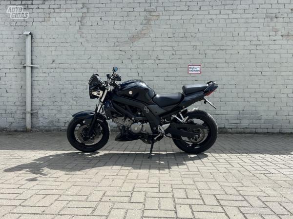 Black Suzuki SV 2008 in Kaunas, with an engine capacity of 0.65 L and mileage of 44 thousand km for 2500 €, photo 3 on AUTOMOTO.COM.LV