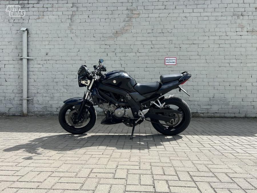 Melns Suzuki SV 2008 Kauņa, ar dzinēja tilpumu 0.65 L un nobraukumu 44 tūkst. km par 2500 €, foto 4 vietnē AUTOMOTO.COM.LV