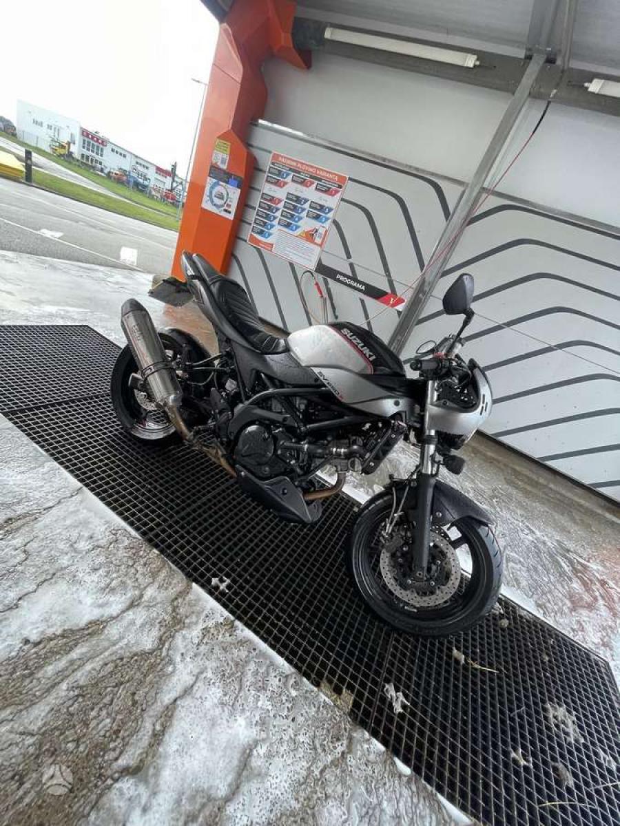 Melns Suzuki SV 2019 Marijampole, ar dzinēja tilpumu 0.65 L un nobraukumu 20 tūkst. km par 3200 €, foto 1 vietnē AUTOMOTO.COM.LV