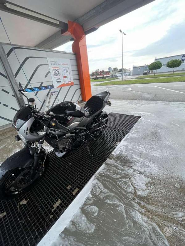 Melns Suzuki SV 2019 Marijampole, ar dzinēja tilpumu 0.65 L un nobraukumu 20 tūkst. km par 3200 €, foto 2 vietnē AUTOMOTO.COM.LV
