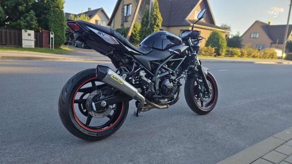 Black Suzuki SV 2019 in Alytus, with an engine capacity of 0.65 L and mileage of 26 thousand km for 4100 €, photo 6 on AUTOMOTO.COM.LV