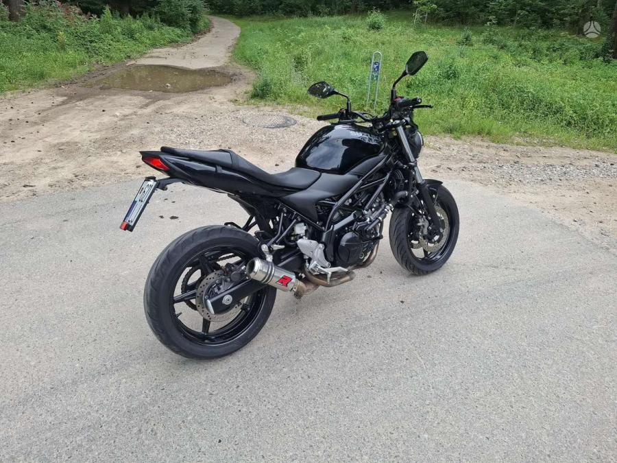 Melns Suzuki SV 2021 Viļņa, ar dzinēja tilpumu 0.65 L un nobraukumu 34 tūkst. km par 4100 €, foto 1 vietnē AUTOMOTO.COM.LV