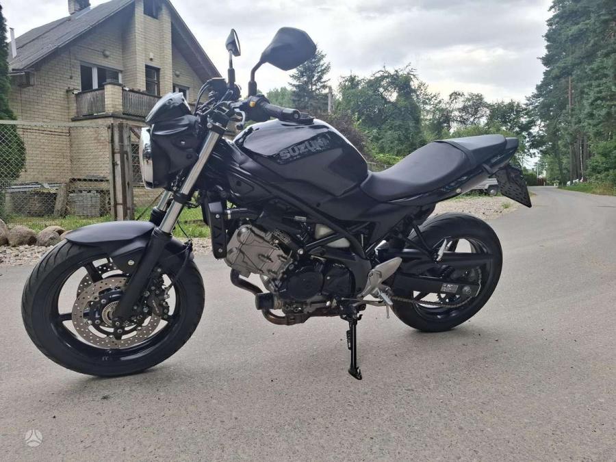 Melns Suzuki SV 2021 Viļņa, ar dzinēja tilpumu 0.65 L un nobraukumu 34 tūkst. km par 4100 €, foto 3 vietnē AUTOMOTO.COM.LV