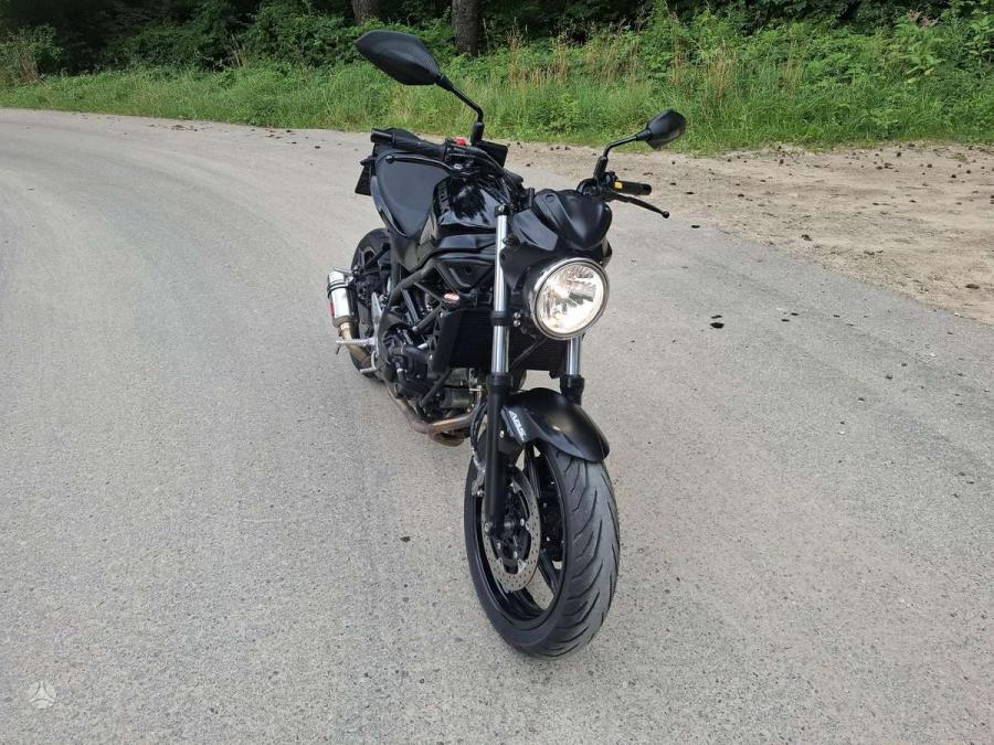 Melns Suzuki SV 2021 Viļņa, ar dzinēja tilpumu 0.65 L un nobraukumu 34 tūkst. km par 4100 €, foto 4 vietnē AUTOMOTO.COM.LV