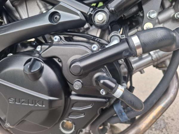 Black Suzuki SV 2021 in Vilnius, with an engine capacity of 0.65 L and mileage of 34 thousand km for 4100 €, photo 6 on AUTOMOTO.COM.LV