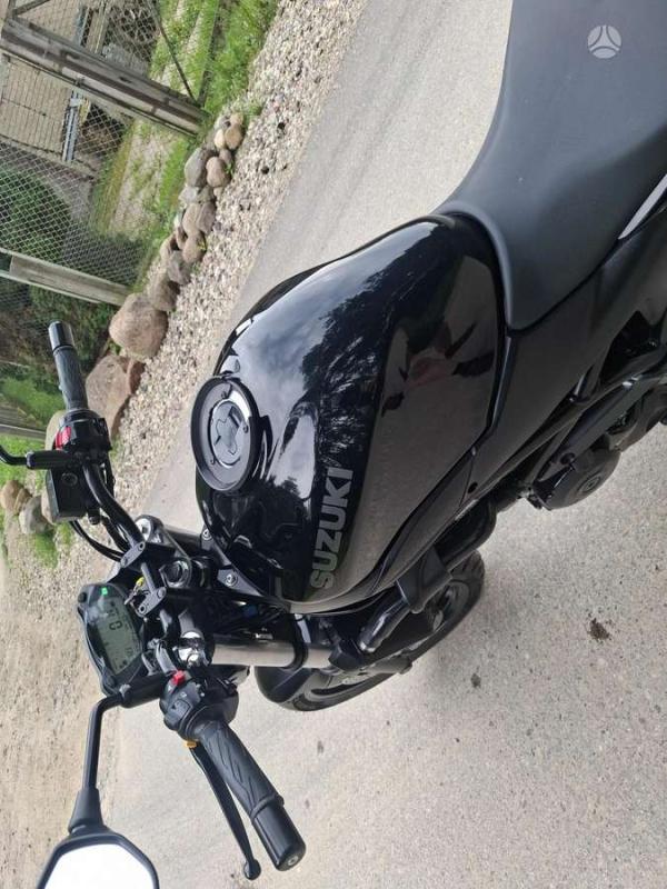 Black Suzuki SV 2021 in Vilnius, with an engine capacity of 0.65 L and mileage of 34 thousand km for 4100 €, photo 8 on AUTOMOTO.COM.LV