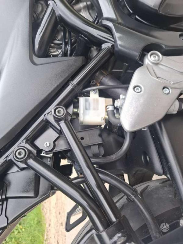 Black Suzuki SV 2021 in Vilnius, with an engine capacity of 0.65 L and mileage of 34 thousand km for 4100 €, photo 10 on AUTOMOTO.COM.LV