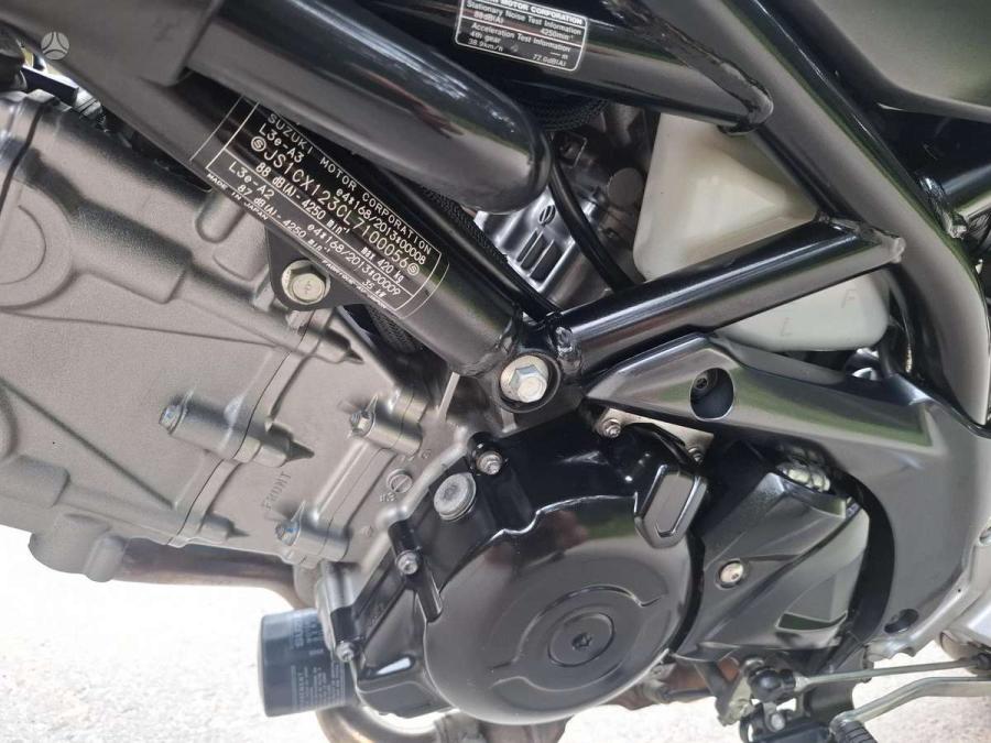 Melns Suzuki SV 2021 Viļņa, ar dzinēja tilpumu 0.65 L un nobraukumu 34 tūkst. km par 4100 €, foto 12 vietnē AUTOMOTO.COM.LV