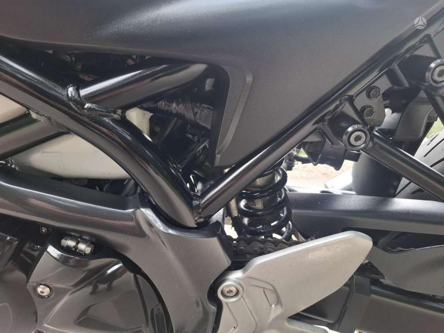 Melns Suzuki SV 2021 Viļņa, ar dzinēja tilpumu 0.65 L un nobraukumu 34 tūkst. km par 4100 €, foto 15 vietnē AUTOMOTO.COM.LV