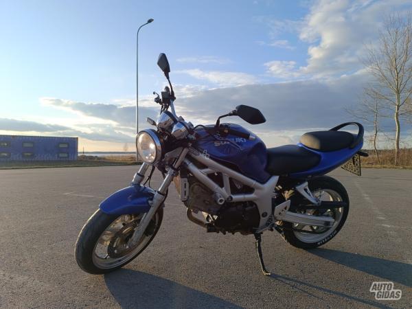 Zils Suzuki SV 2002 Šauļi, ar dzinēja tilpumu 0.65 L un nobraukumu 40 tūkst. km par 1700 €, foto 2 vietnē AUTOMOTO.COM.LV